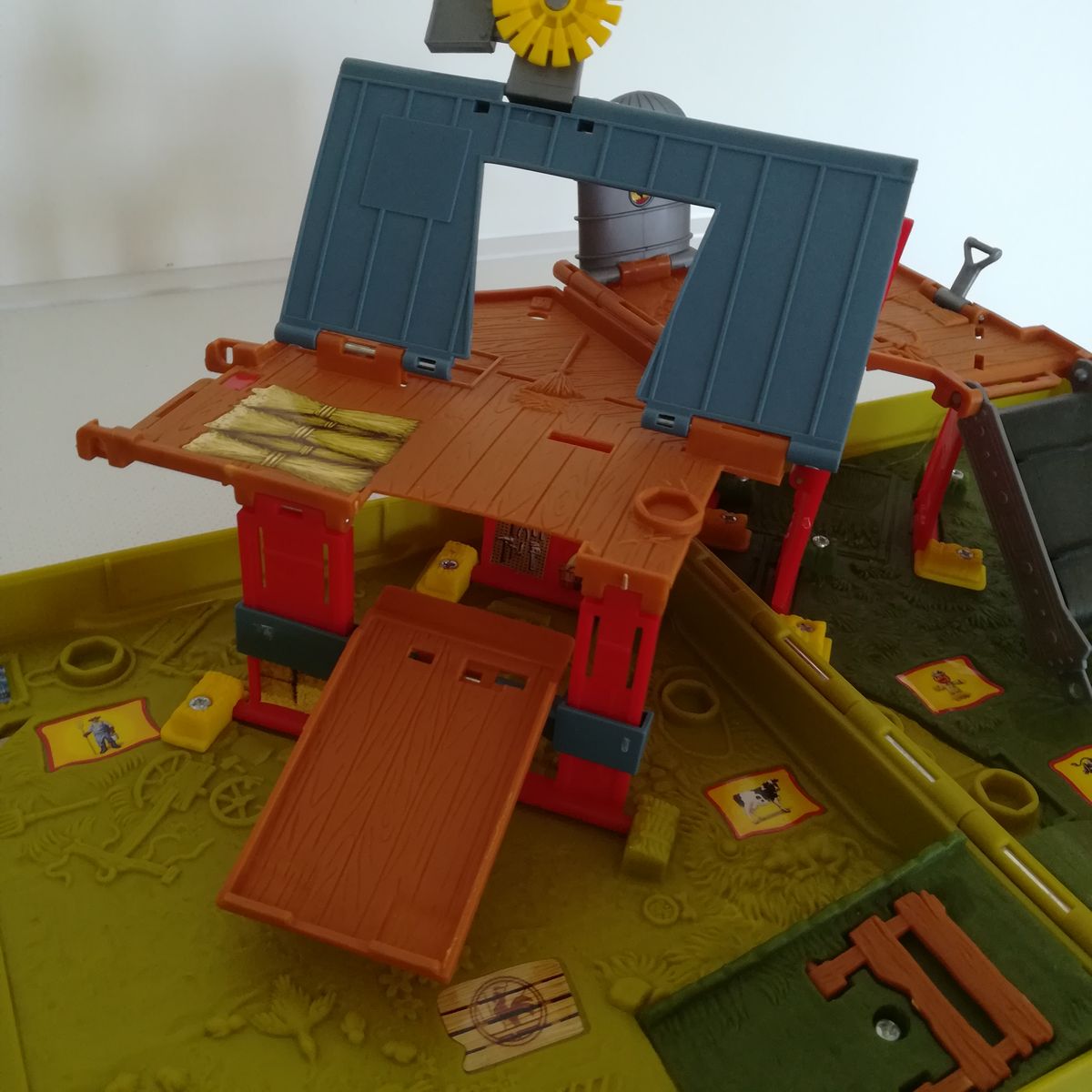 Matchbox kihajtható Dühöngő Bika Farm szett | Eladó minőségi fiús ...